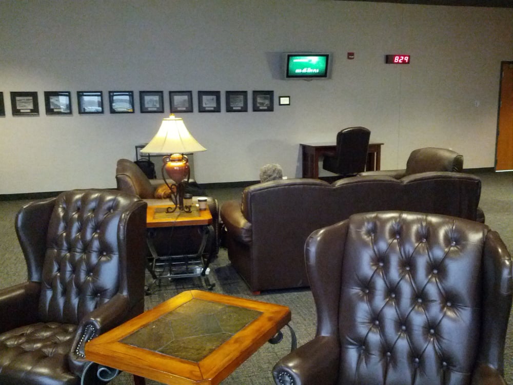 SKYBOX LOUNGE - Updated December 2025 - 2077 Airport Dr, Green Bay ...