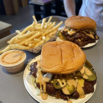 FOR THE WIN - Updated August 2024 - 732 Photos & 1086 Reviews - 6221 ...