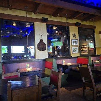 ROADRUNNER SALOON - Updated October 2025 - 189 Photos & 267 Reviews ...