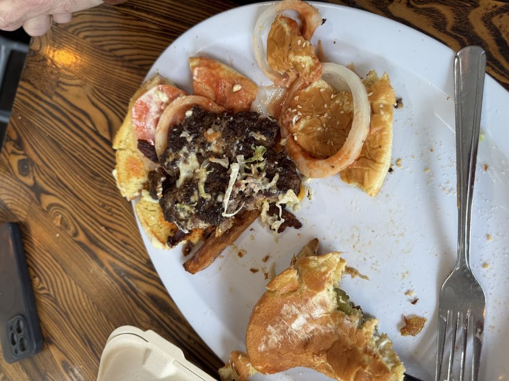 THE BURGER DEN - Updated August 2025 - 418 W Heron St, Aberdeen ...