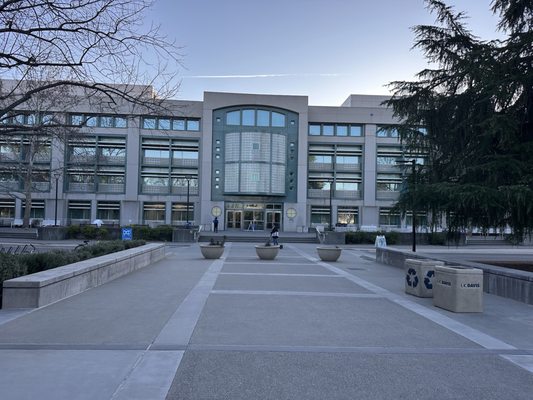 SHIELDS LIBRARY - Updated October 2025 - 67 Photos & 38 Reviews - 100 ...