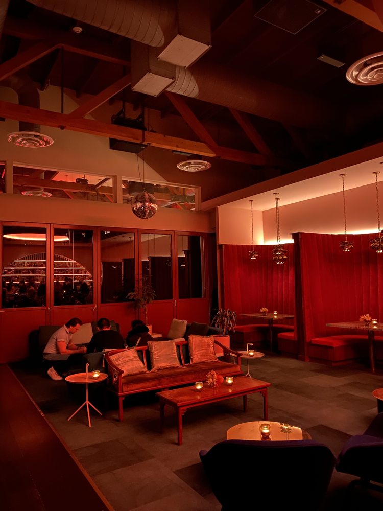 MOONGATE LOUNGE - 285 Photos & 113 Reviews - 28 Waverly Pl, San ...