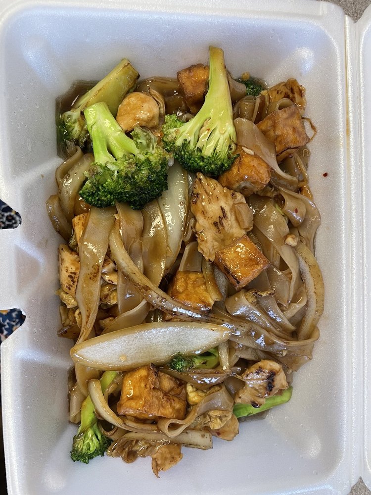 BANGKOK CHEF - Updated January 2026 - 32 Photos & 56 Reviews - 8980 N ...