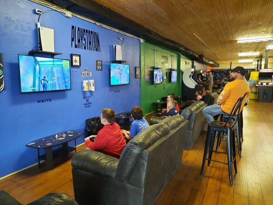 HIGH SCORE ARCADE AND GAMING LOUNGE - Updated November 2025 - 19 Photos ...