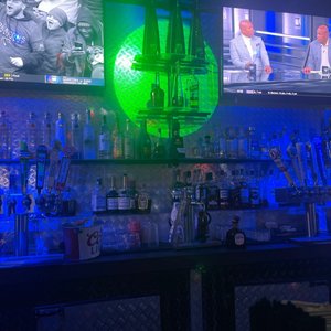 THE BREAK ROOM - 126 Photos & 80 Reviews - 601 S Raymond Ave, Fullerton ...