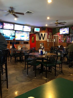 SPECTATORS SPORTS BAR AND GRILLE - Updated September 2024 - 24 Photos ...