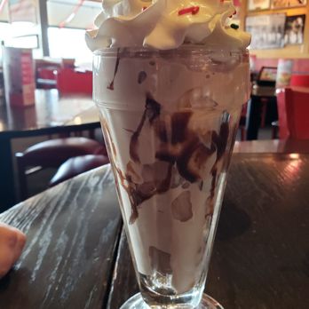 RED ROBIN GOURMET BURGERS AND BREWS - Updated May 2025 - 541 Photos ...