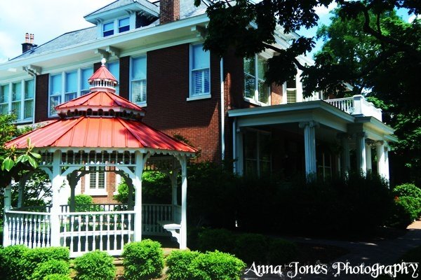 THE TIMOTHY DEMONBREUN HOUSE - Updated October 2025 - 21 Photos & 26 ...