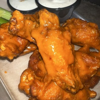 REDWING BAR & GRILL - Updated August 2024 - 234 Photos & 521 Reviews ...