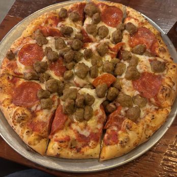 CRUST PIZZA CO. - BATON ROUGE - Updated January 2026 - 85 Photos & 20 ...