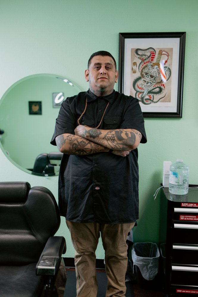 LOCO LOVE CLASSIC BARBERSHOP - Updated April 2024 - 18 Photos - 5720 ...