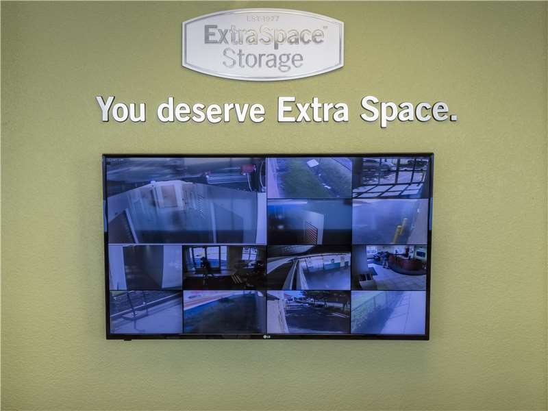 EXTRA SPACE STORAGE - Updated July 2025 - 16 Photos & 12 Reviews - 2215 ...
