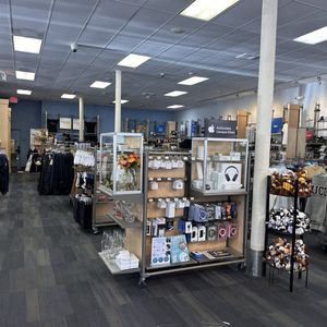 NORDSTROM RACK - Updated December 2025 - 24 Photos - 835 Russell Blvd ...