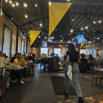 FLAT BRANCH PUB & BREWING - Updated July 2025 - 421 Photos & 923 ...