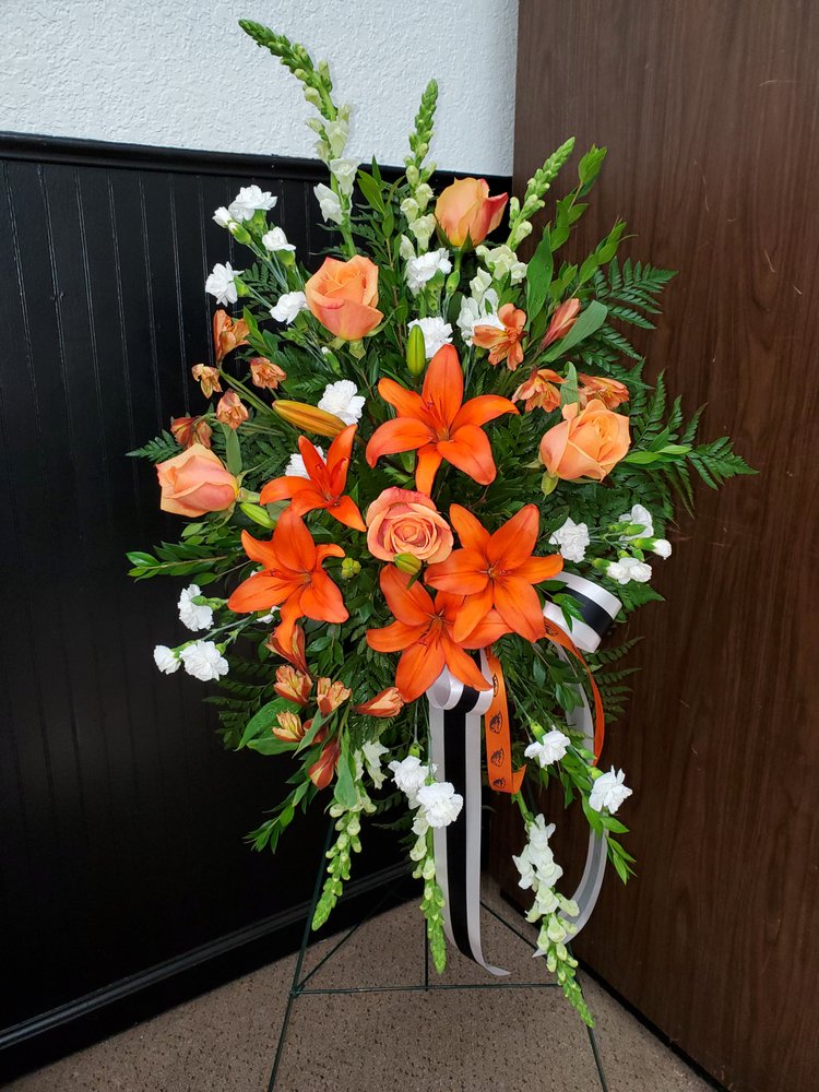 LEADING FLORAL - Updated November 2024 - 36 Photos - 215 Charlotte St ...