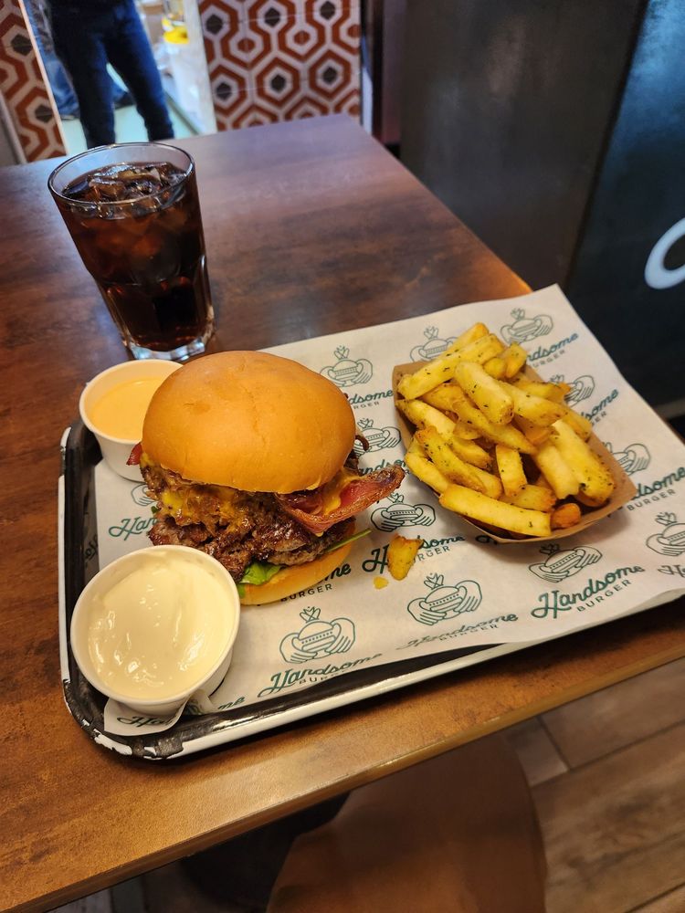 HANDSOME BURGER - Updated September 2024 - 12 Photos & 13 Reviews - 49 ...