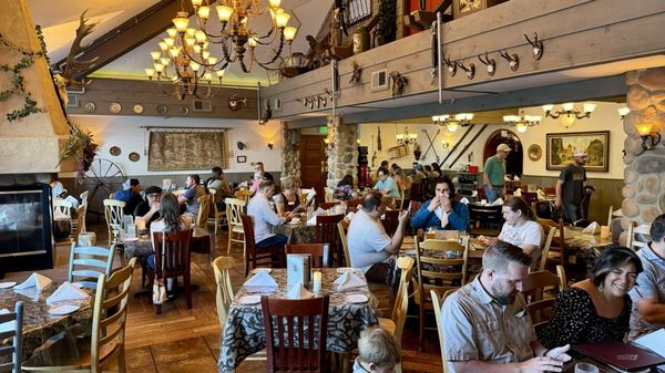 EDELWEISS GERMAN RESTAURANT - Updated August 2025 - 1194 Photos & 1327 ...