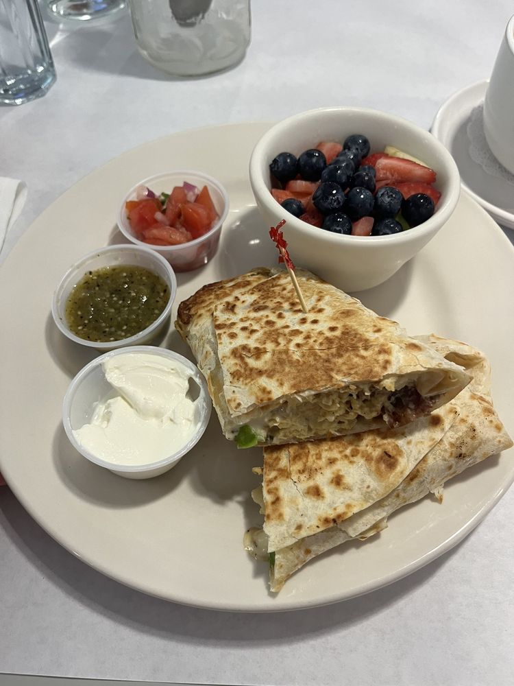 MOON HUT RESTAURANT - 15 Photos - 7802 N Atlantic Ave, Cape Canaveral ...