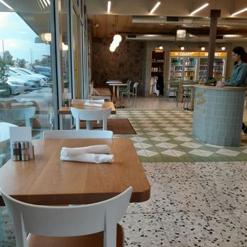 THE ELEANOR - Updated March 2025 - 577 Photos & 369 Reviews - 3207 N ...