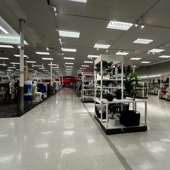 TARGET - Updated March 2025 - 359 Photos & 240 Reviews - 1050 ...