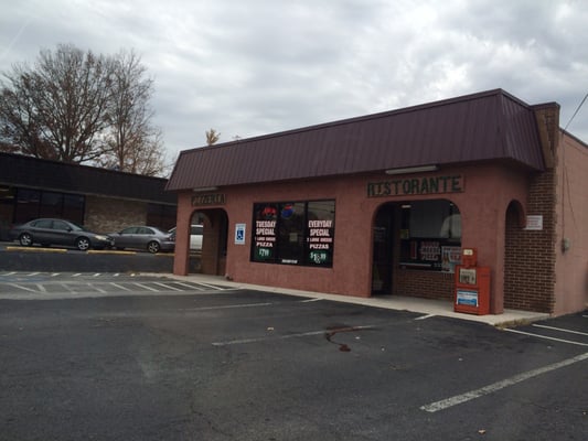 DELISO PIZZA - Updated July 2025 - 32 Photos & 76 Reviews - 829 ...