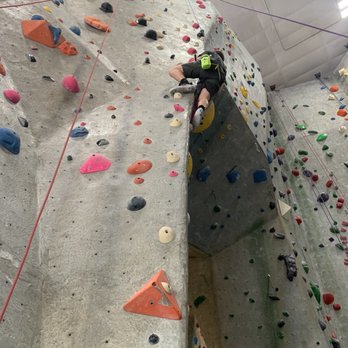UPPER LIMITS ROCK CLIMBING GYM - MARYLAND HEIGHTS - Updated October ...