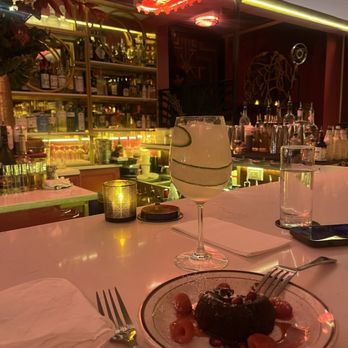 SCARLET LOUNGE - Updated August 2025 - 57 Photos & 93 Reviews - 468 ...