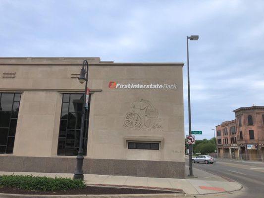 FIRST INTERSTATE BANK - Updated May 2026 - 509 W Broadway, Council ...