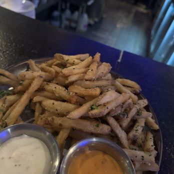 PINSTRIPES - Updated December 2025 - 973 Photos & 848 Reviews - 1064 ...