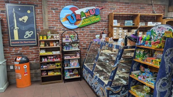 URANUS FUDGE - Updated April 2026 - 361 Photos & 106 Reviews - 1423 W ...