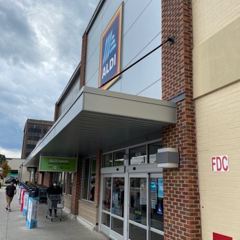 ALDI - Updated December 2025 - 60 Photos & 68 Reviews - 608 Quince ...