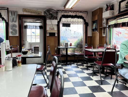 WHISTLE STOP CAFE - Updated July 2024 - 88 Photos & 90 Reviews - 904 S ...