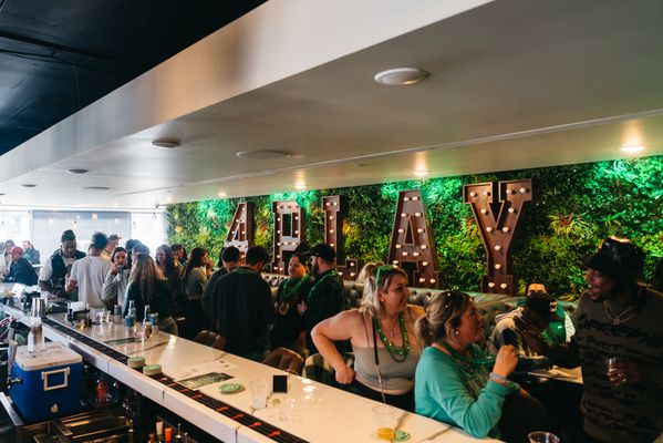 4PLAY KITCHEN & COCKTAILS - Updated May 2024 - 46 Photos & 11 Reviews ...