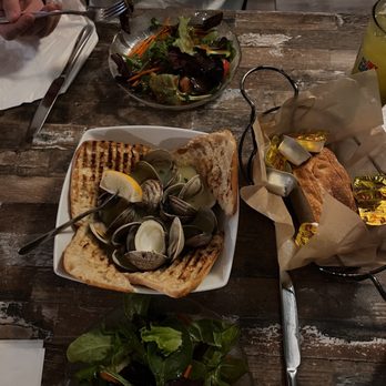 DOGTOOTH BAR & GRILL - Updated August 2024 - 881 Photos & 1124 Reviews ...
