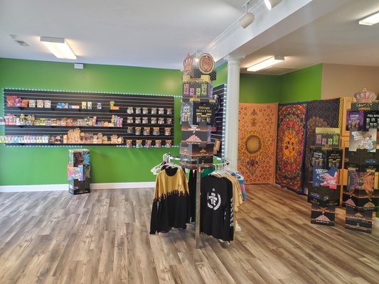 SMOKY GRASS STATION - Updated January 2026 - 10 Photos - 6315 Kingsport ...