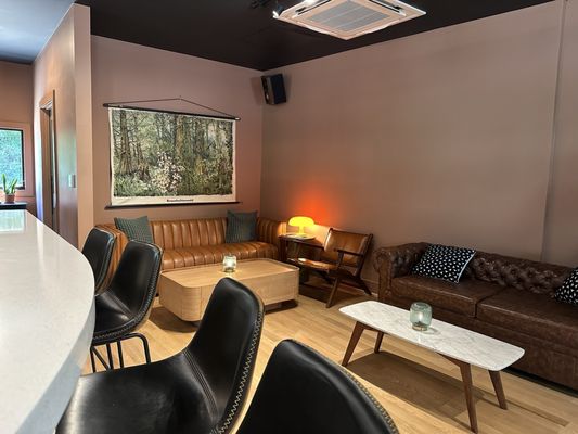 THE BEND BAR - Updated September 2025 - 35 Photos - 853 W Morgan St ...