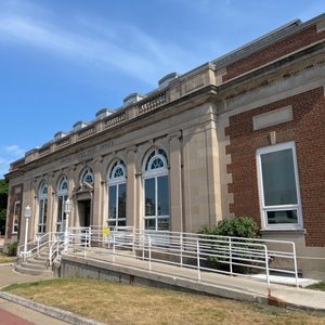 LUDINGTON LIBRARY - Updated August 2025 - 15 Photos - 217 E Ludington ...