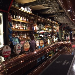 THE QUEEN’S HEAD - Updated June 2024 - 28 Photos & 34 Reviews ...