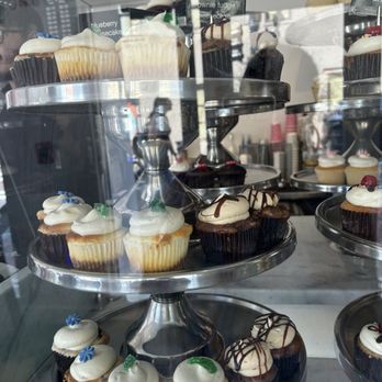 GEORGETOWN CUPCAKE - Updated December 2024 - 3831 Photos & 4398 Reviews ...