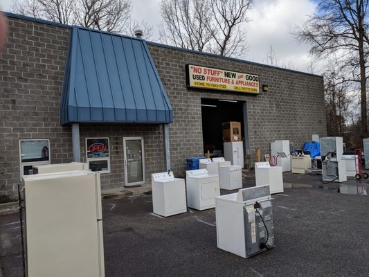 NO STUFF APPLIANCES AND FURNITURE - Updated December 2025 - 13 Photos ...