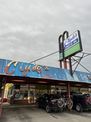 CLYDE’S DRIVE-IN - Updated July 2025 - 149 Photos & 270 Reviews - 3 US ...