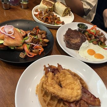 TOAST KITCHEN & BAR DOWNEY - Updated July 2025 - 885 Photos & 717 ...