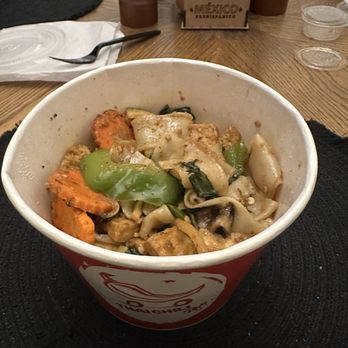 THAI CHILI 2GO - Updated July 2024 - 63 Photos & 37 Reviews - 7450 S ...