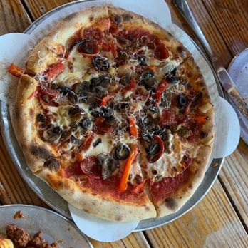 COMMUNITY PIZZA & BEER GARDEN - 315 Photos & 320 Reviews - 111 Old Kyle ...