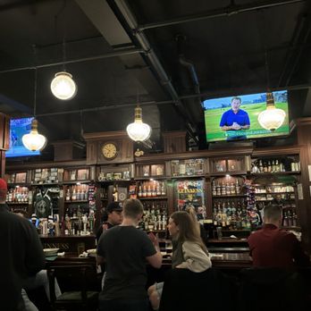 THE BANSHEE IRISH PUB - Updated September 2025 - 78 Photos & 65 Reviews ...