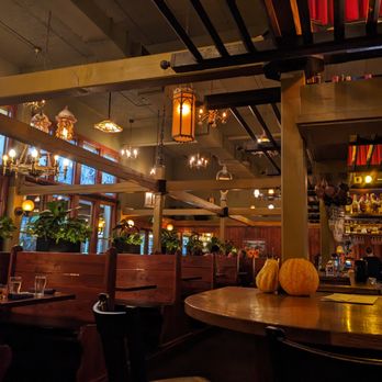 MCMENAMINS TAVERN ON THE SQUARE - Updated November 2025 - 332 Photos ...