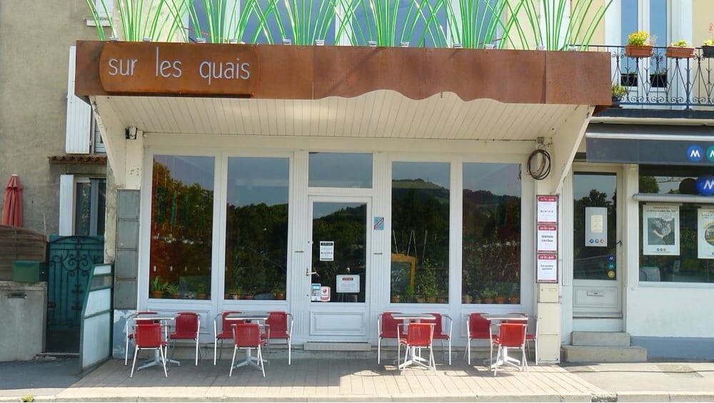 SUR LES QUAIS - Updated July 2024 - 10 quai Maurice Fauré, Crest, Drôme ...