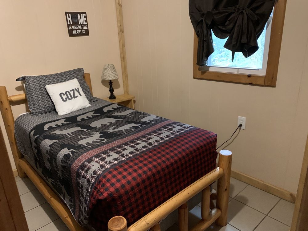 BLACK BEAR INN - Updated December 2025 - 44 Photos - 13663 Caberfae Hwy ...