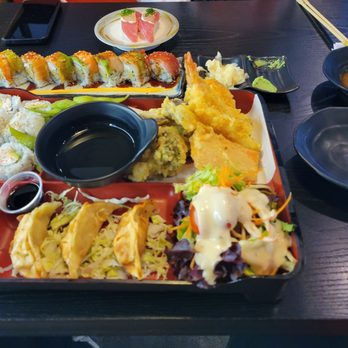 HIKARI SUSHI & BAR - Updated September 2024 - 1446 Photos & 449 Reviews ...