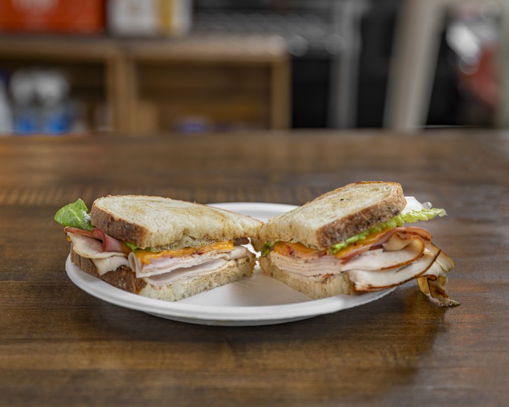 METROPOLITAN DELI AND CAFE - Updated August 2025 - 24 Photos - 403 ...